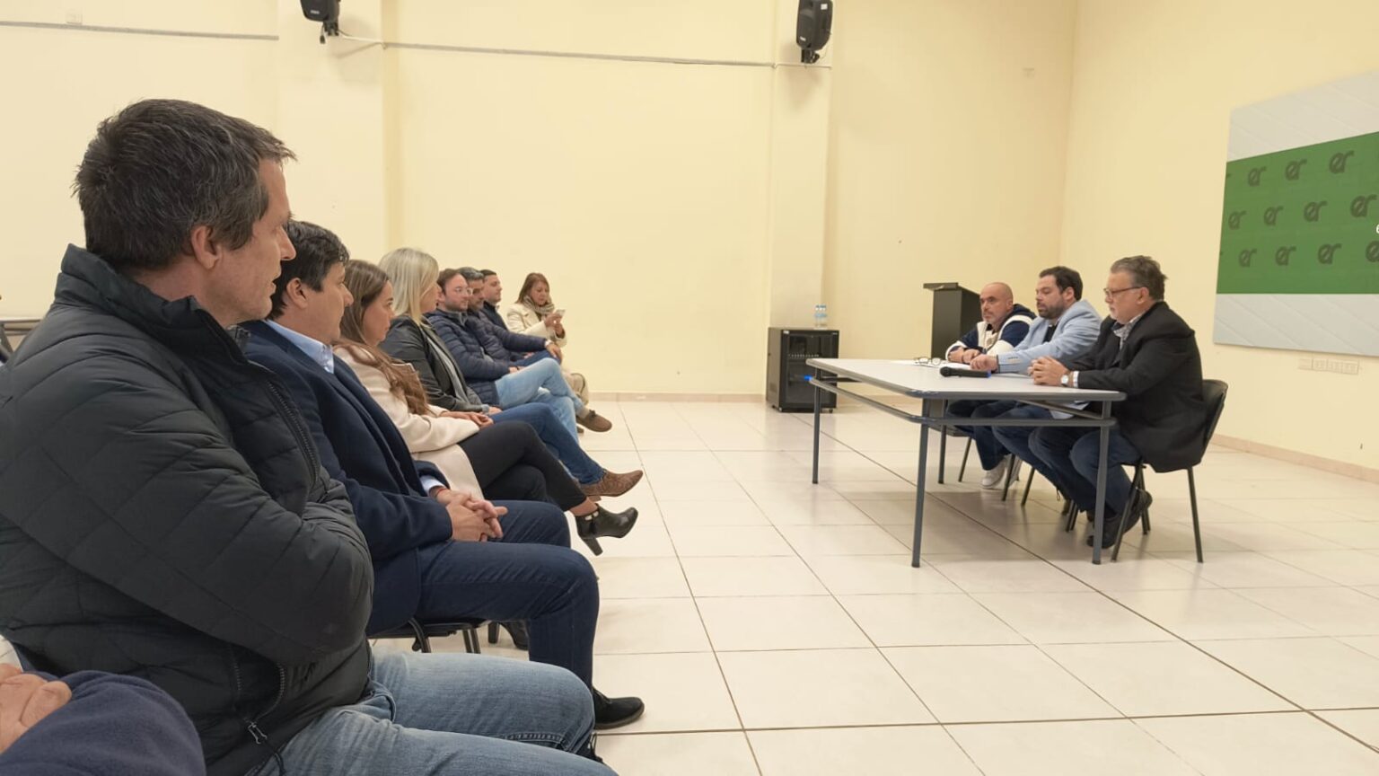 ¿Movimiento extraño?: con presencia de Cresto, asumió Francolini como ...